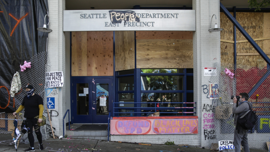 Officers Return to Police Precinct in Seattle Autonomous Zone as Plans ...