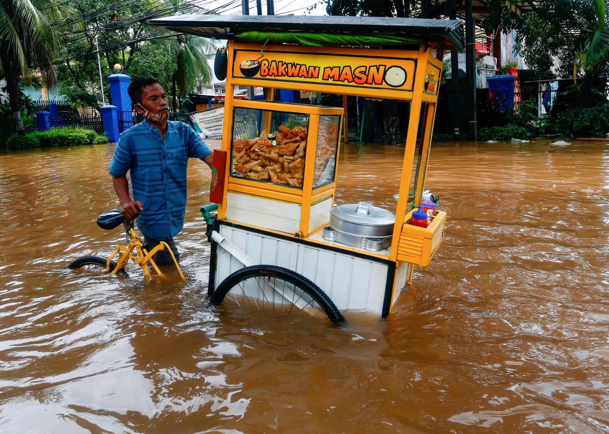 Indonesian Capital Slammed by Monsoon Floods, More Than 1,000 Forced To ...