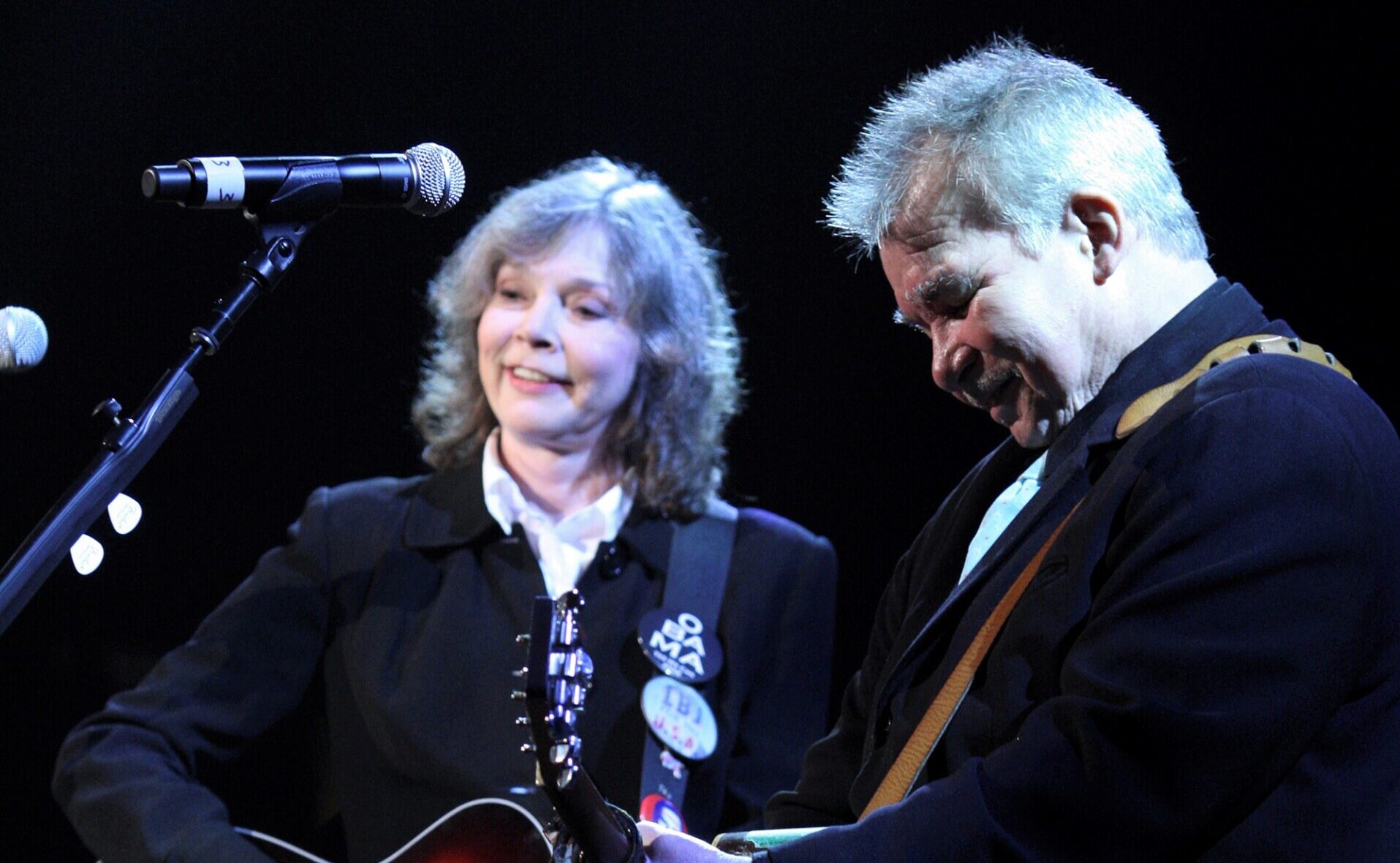 Grammy-Winning Folk Singer-Songwriter Nanci Griffith Dies Grammy-Winning Folk Singer-Songwriter Nanci Griffith Dies