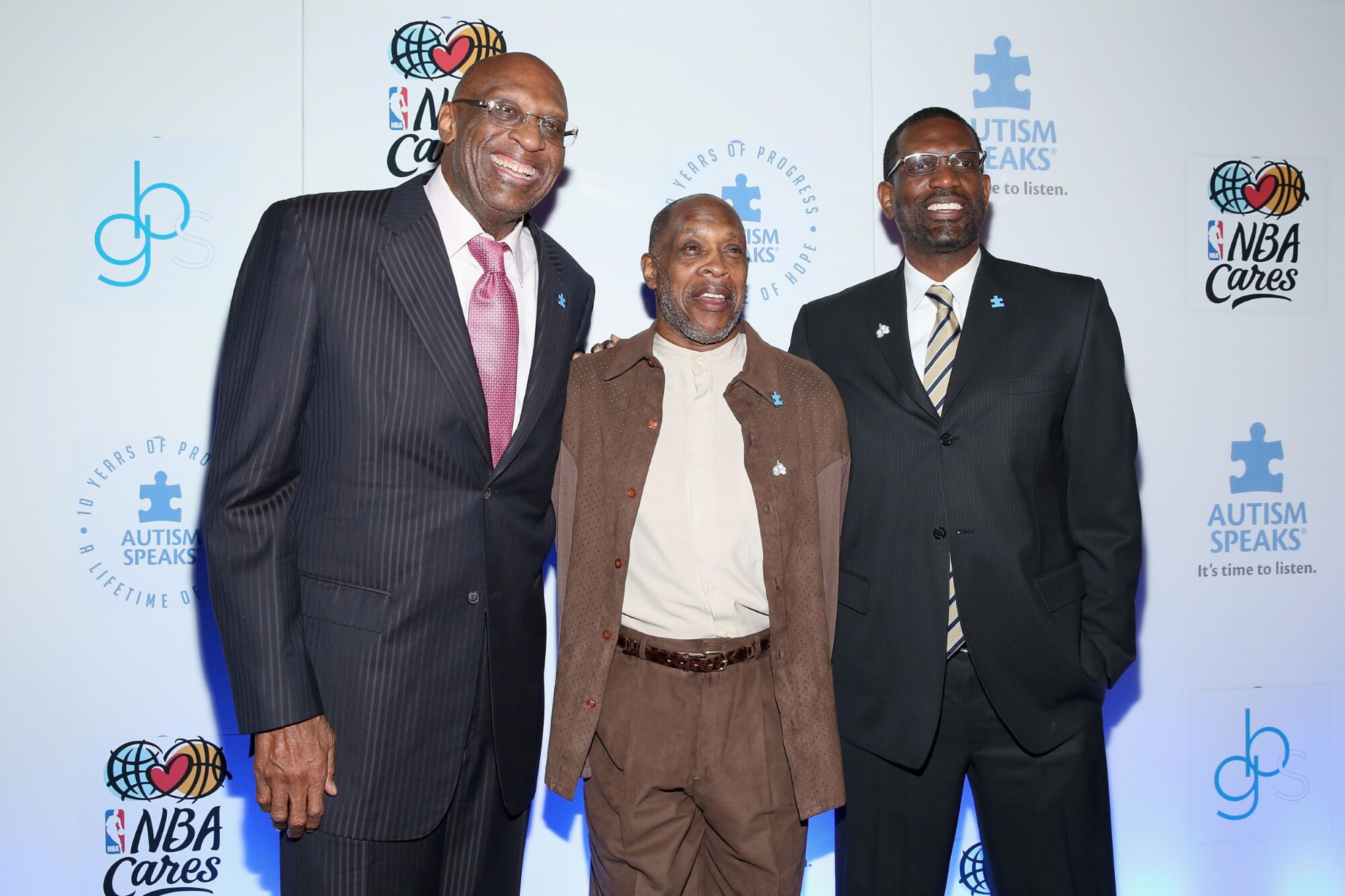 Bob Lanier, NBA Force Who Left Big Shoes to Fill, Dies at 73