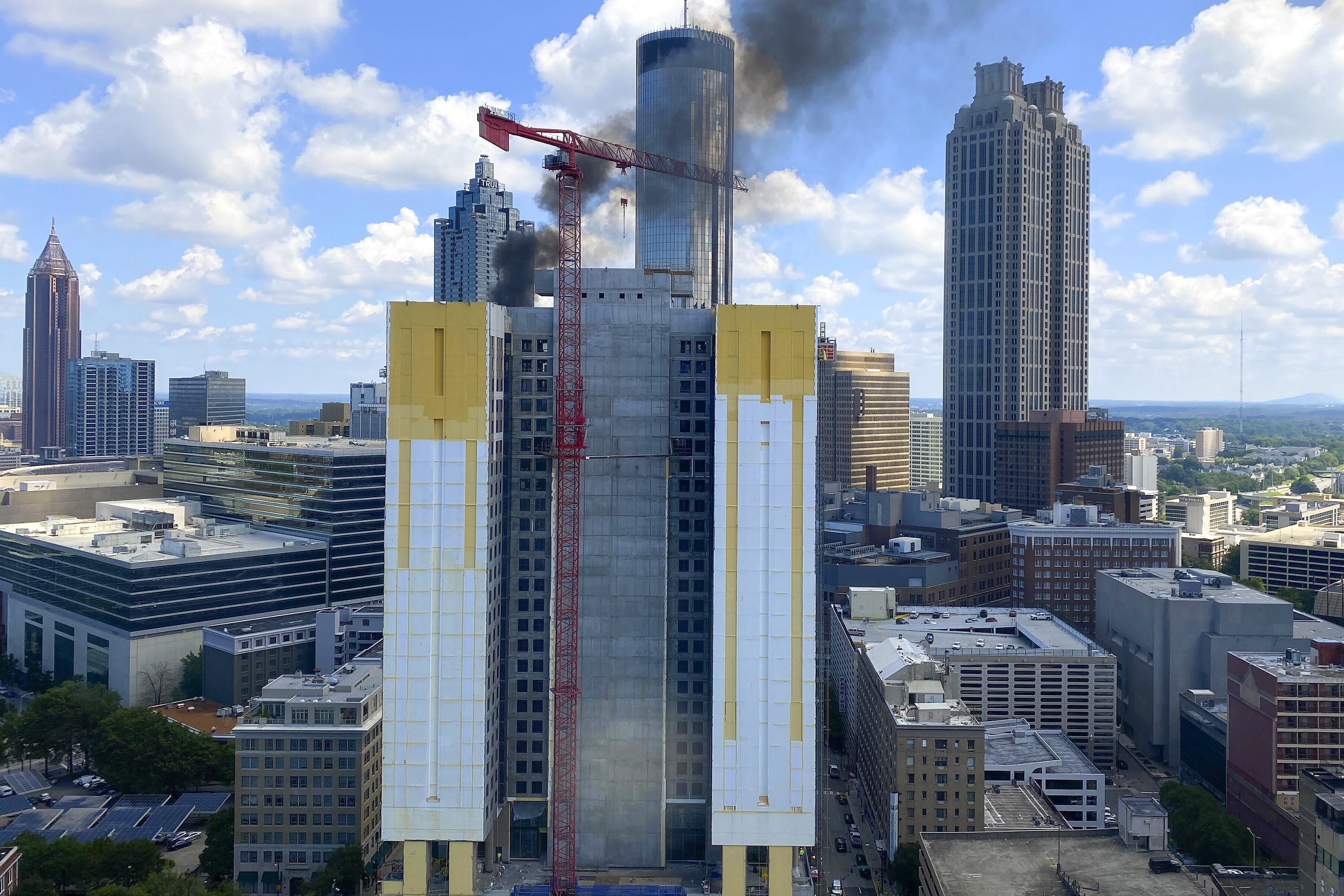 Atlanta Skyscraper Fire Sends Smoke Billowing From Rooftop